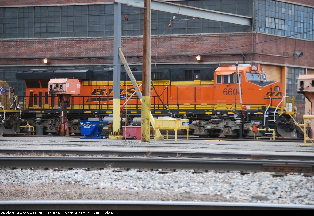 BNSF 6604